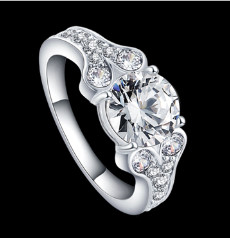 TripleClicks.com: Popular Fashion Platinum Plated Crystal Austrian ...