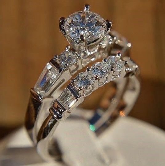 TripleClicks.com: Luxury Ring Set
